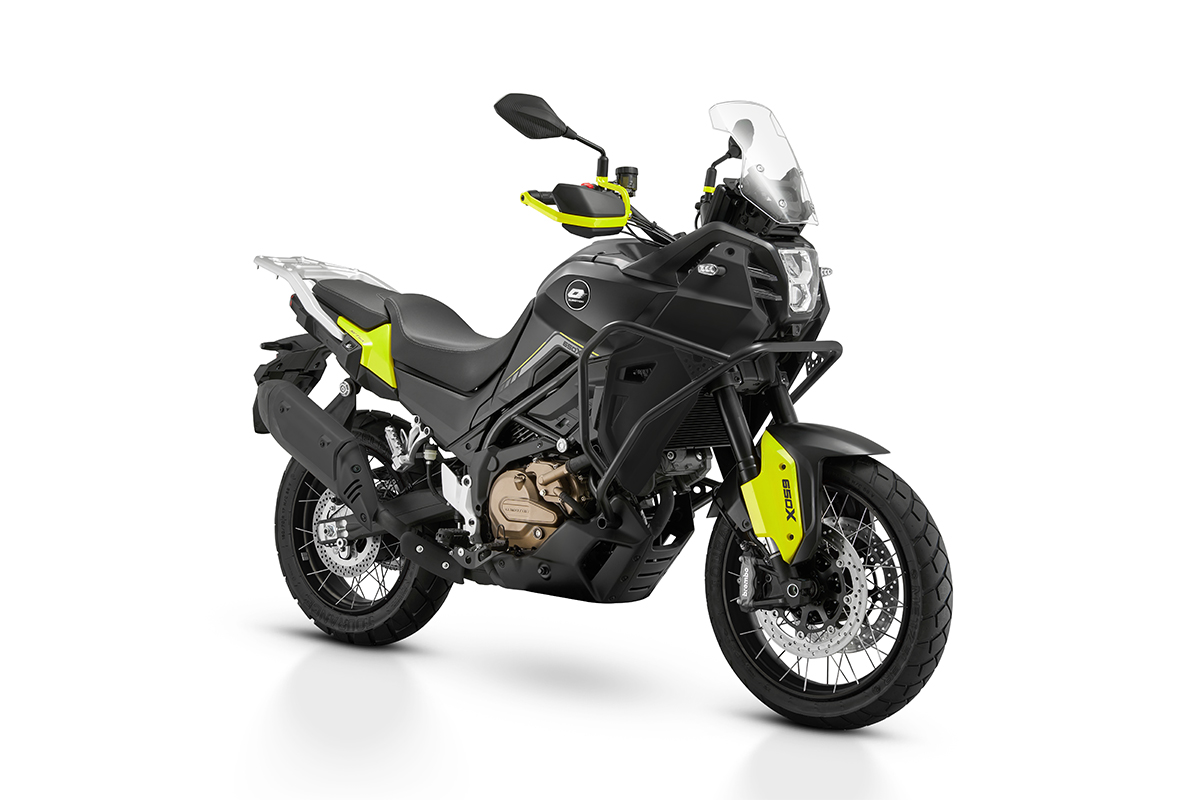 SVT 650X - QJMOTOR